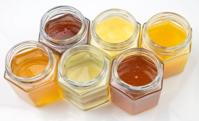 ¿Por qué la miel tiene diferentes colores? Descubre qué significa cada ...